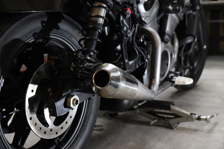 専用設計でハーレーRH975の魅力を底上げするパーツ！？眺めて良し、走って良しのカスタムマフラーが日本が誇るGLEAMING WORKSより ...